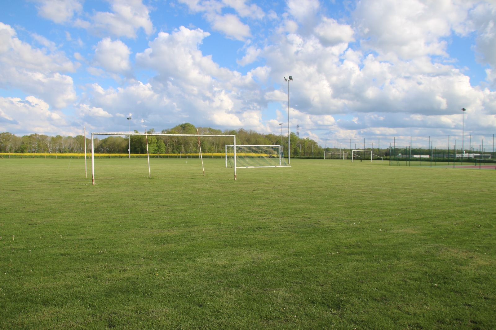 De nouveaux équipements pour le stade de Longnes - Yvelines Infos