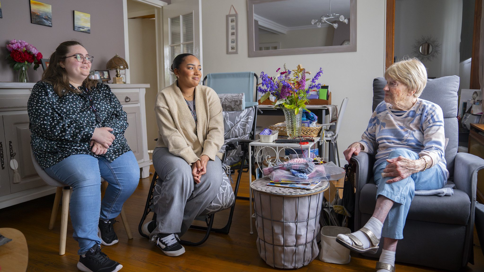 « Je suis heureuse d’être au contact des jeunes » : quand le dispositif ...